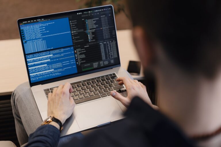 Staging: Pengertian & Peranannya Pada Software - ToffeeDev